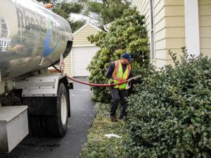 How to Fill a Home Heating Oil Tank